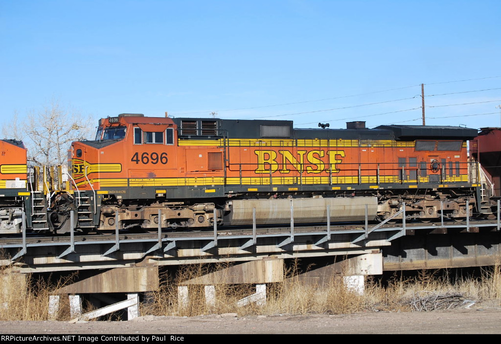 BNSF 4696
